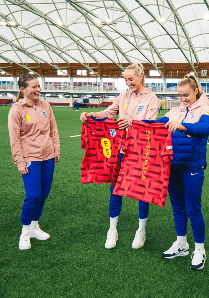 LIONESSES TO WEAR NAMES IN BRITISH SIGN LANGUAGE ON JERSEYS DURING WARM ...