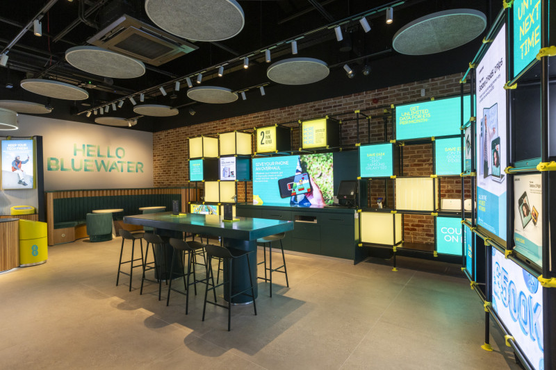 EE LAUNCHES NEW EXPERIENCE STORE IN BLUEWATER SHOPPING CENTRE