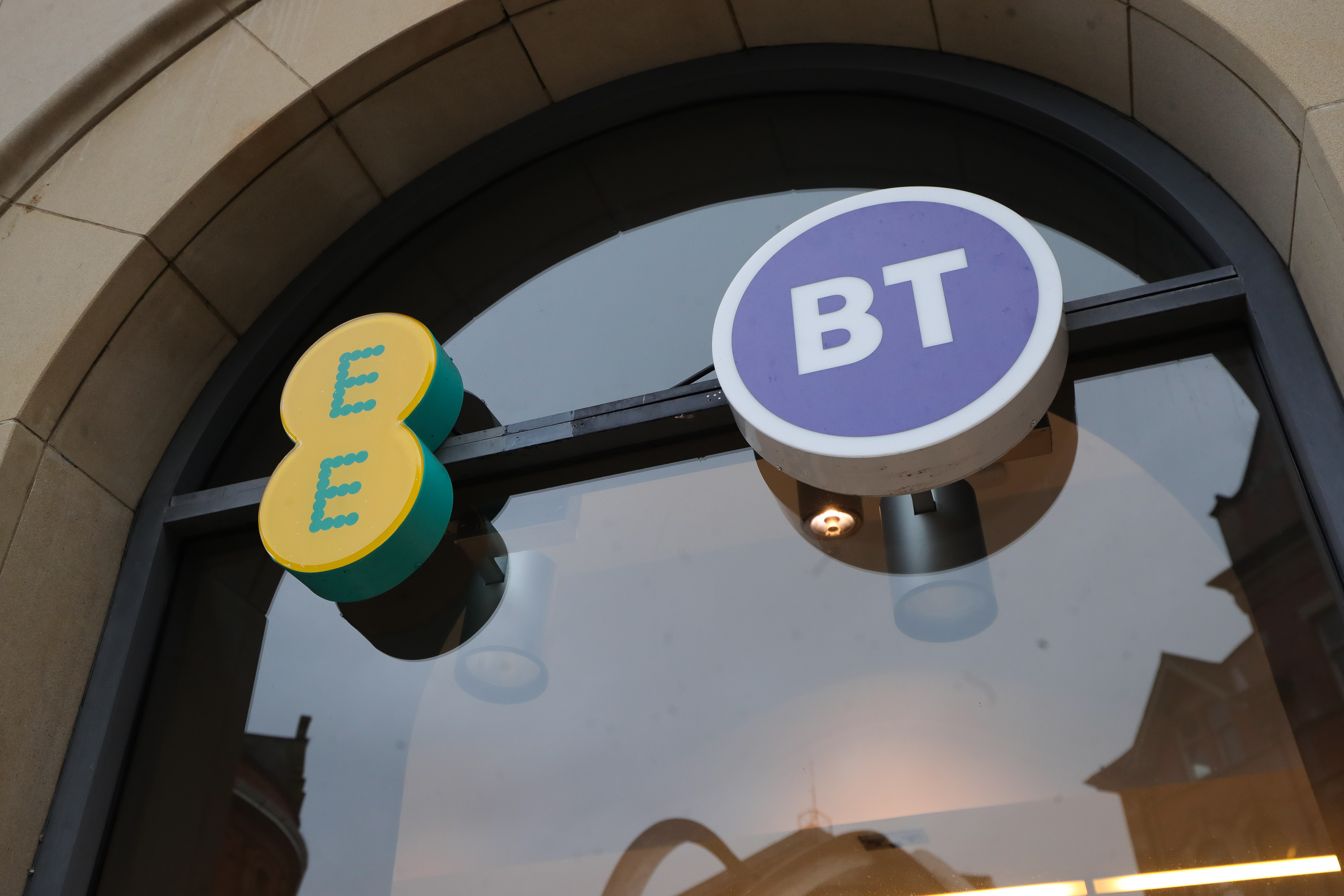 EE launches same day in-store repairs as over half of consumers say ...