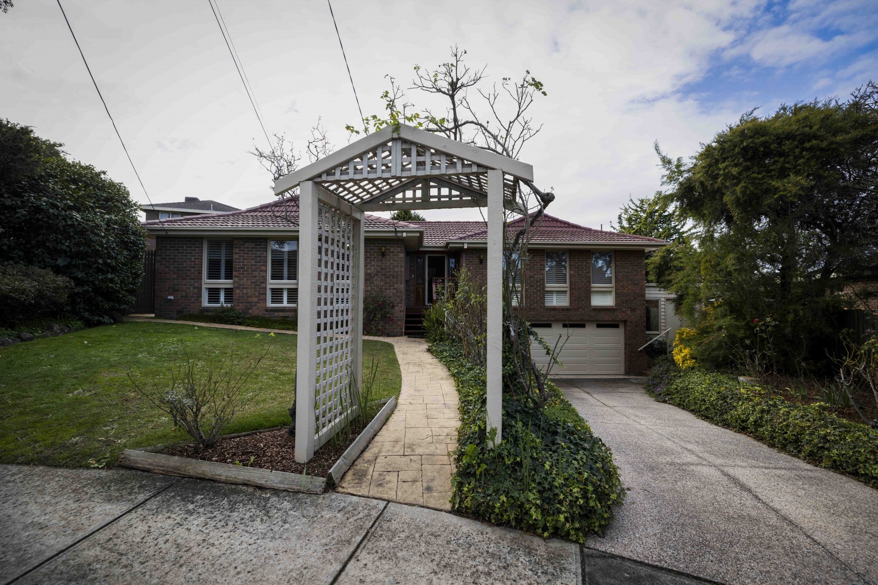Booking.com invites Aussies to book a Nostalgic Neighbours Finale Stay ...