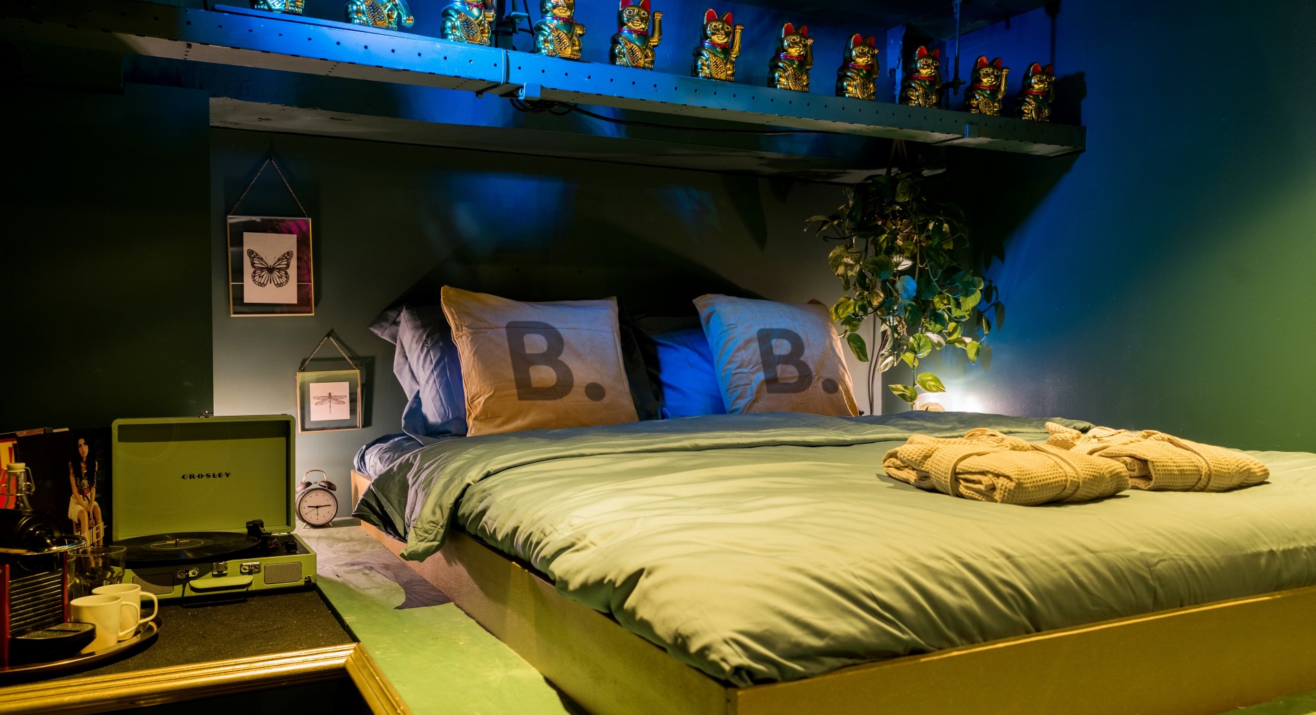 Booking.com opent Hotel Chin Chin Club middenin de Amsterdamse ...
