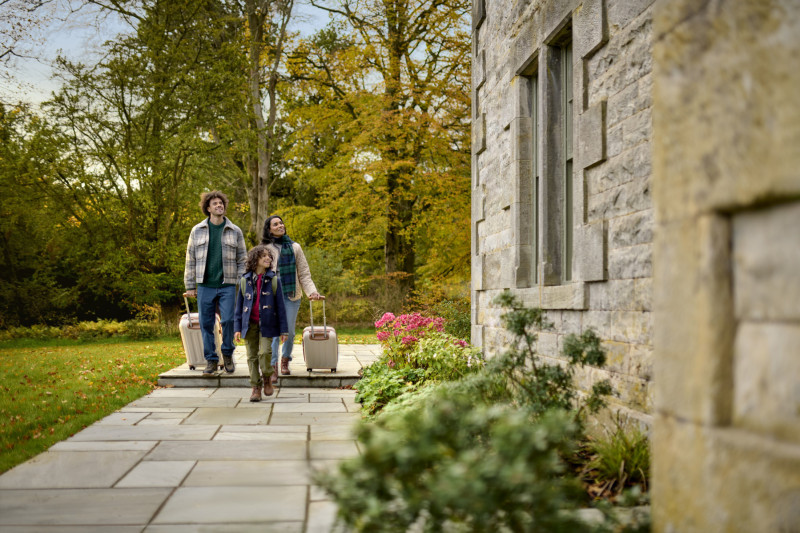 Booking.com’s Traveller Review Awards 2025 Recognize a Record 1.71 ...