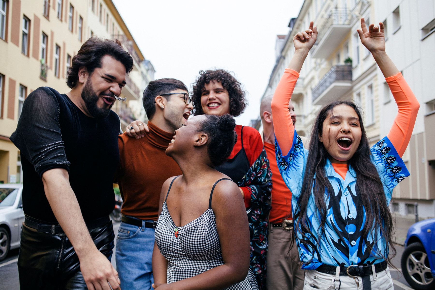 Einchecken und sich willkommen fühlen: Das Travel Proud-Programm von ...