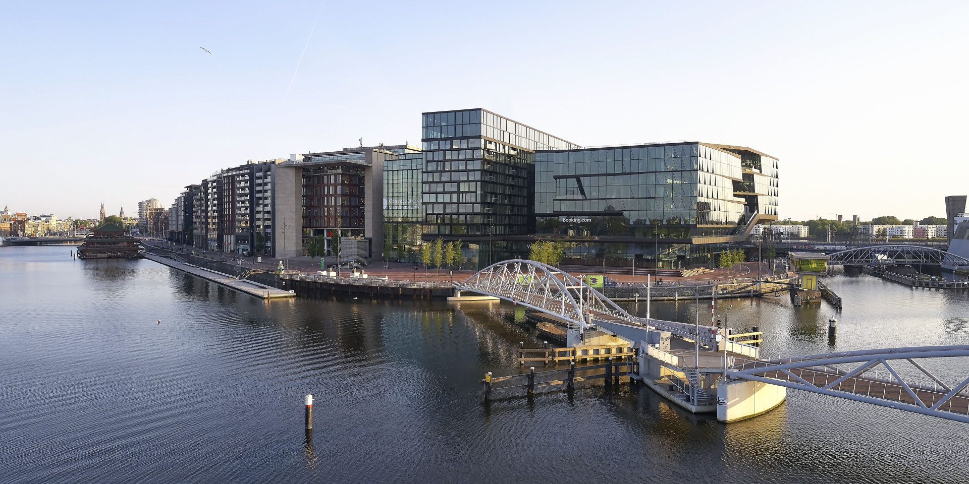 Booking.com opent officieel nieuwe Campus in hartje Amsterdam