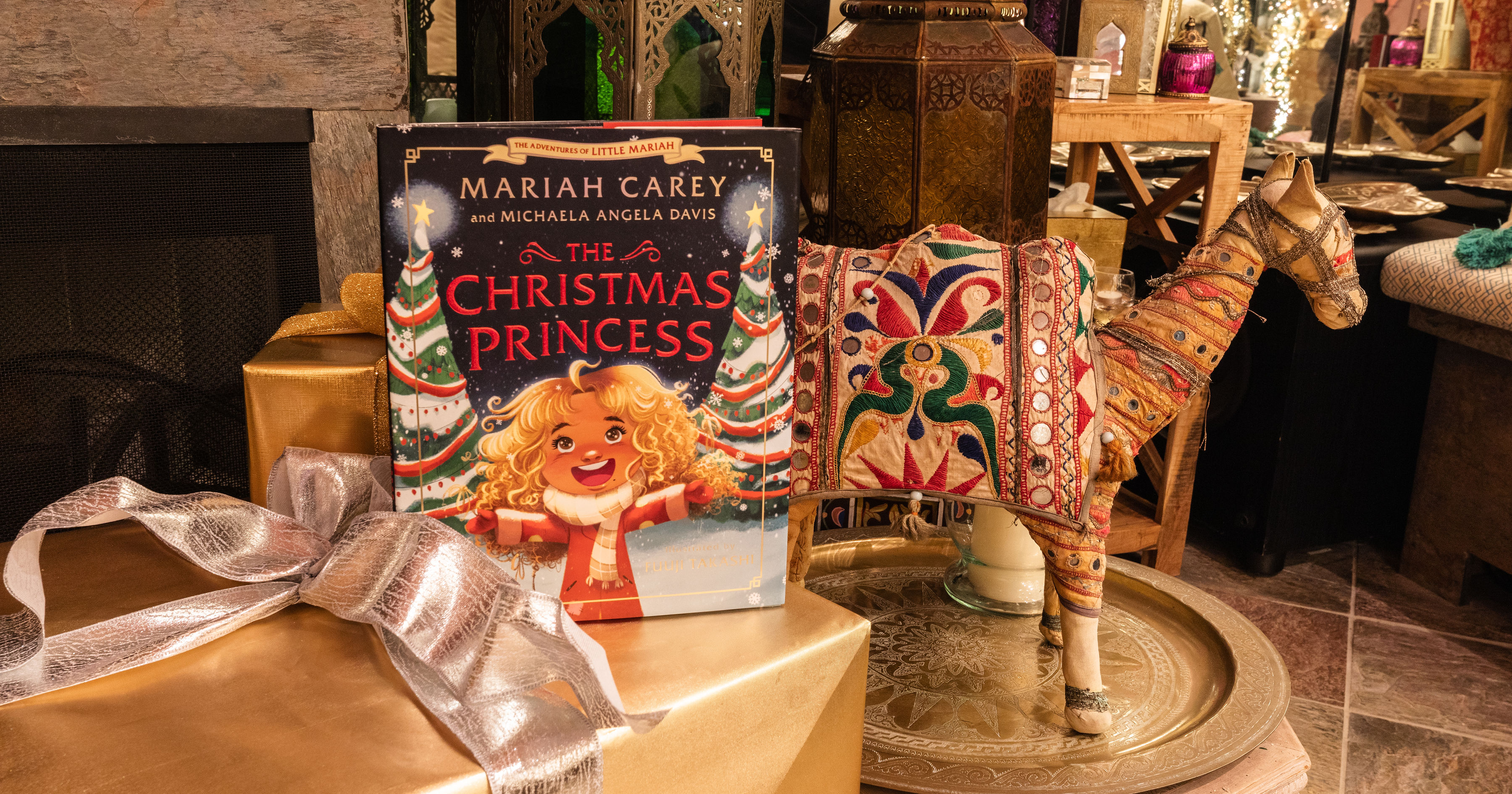 BOOKING.COM AND THE “QUEEN OF CHRISTMAS” MARIAH CAREY INVITE YOU TO HER ...