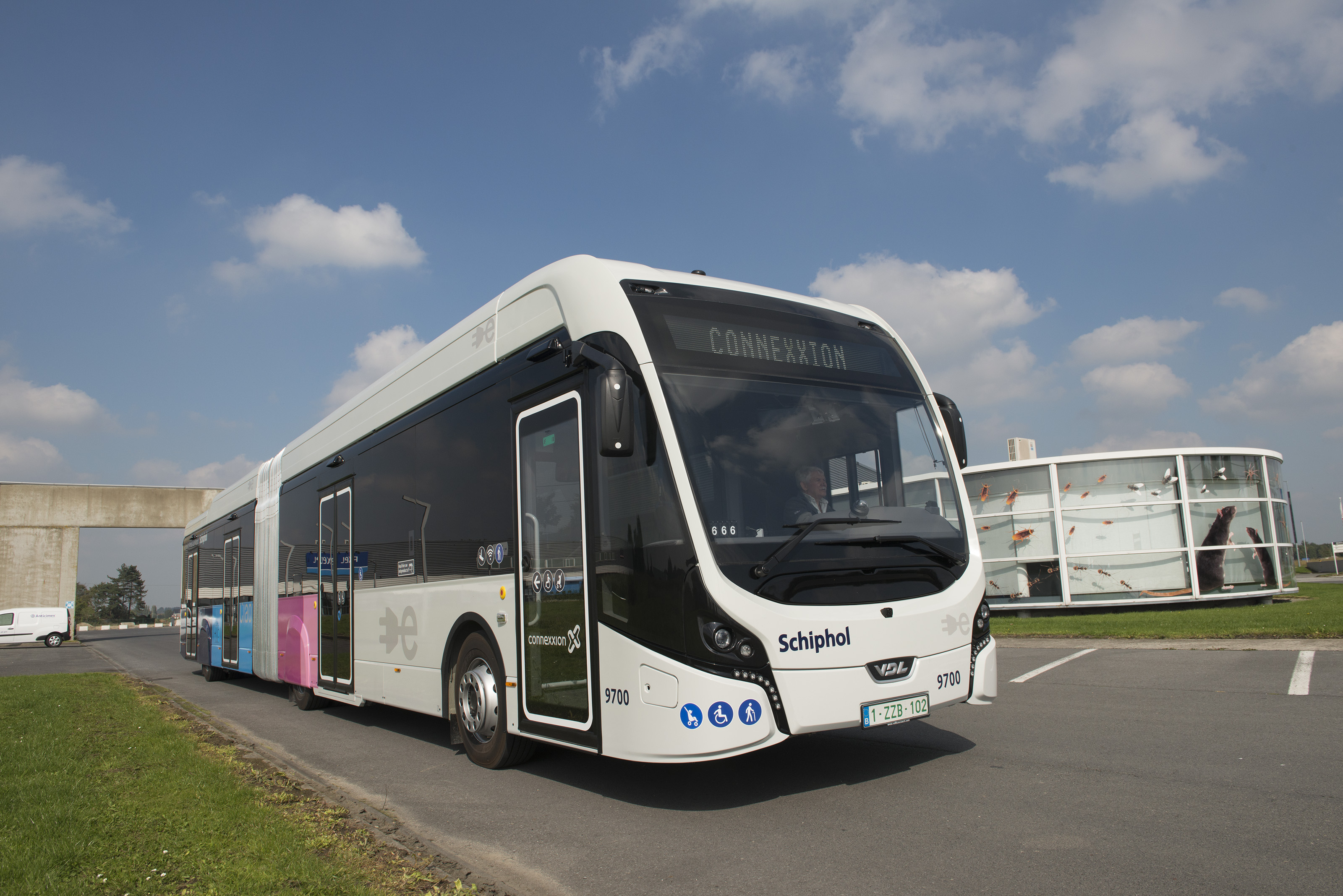 Improved bus services at Schiphol