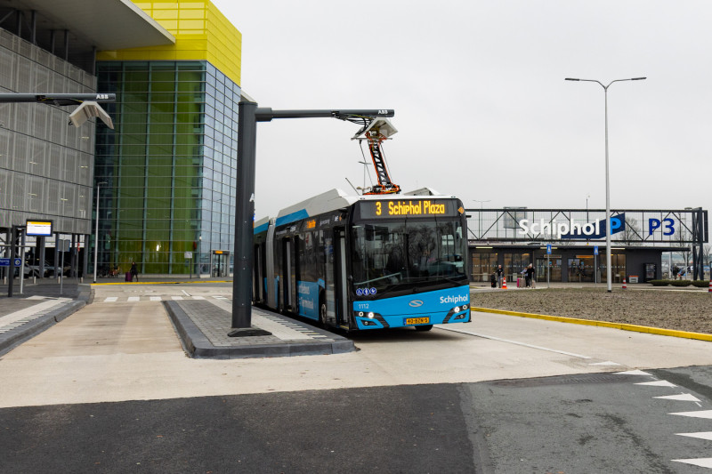 Schiphol and Arriva introduce electric buses for P3 long-term parking