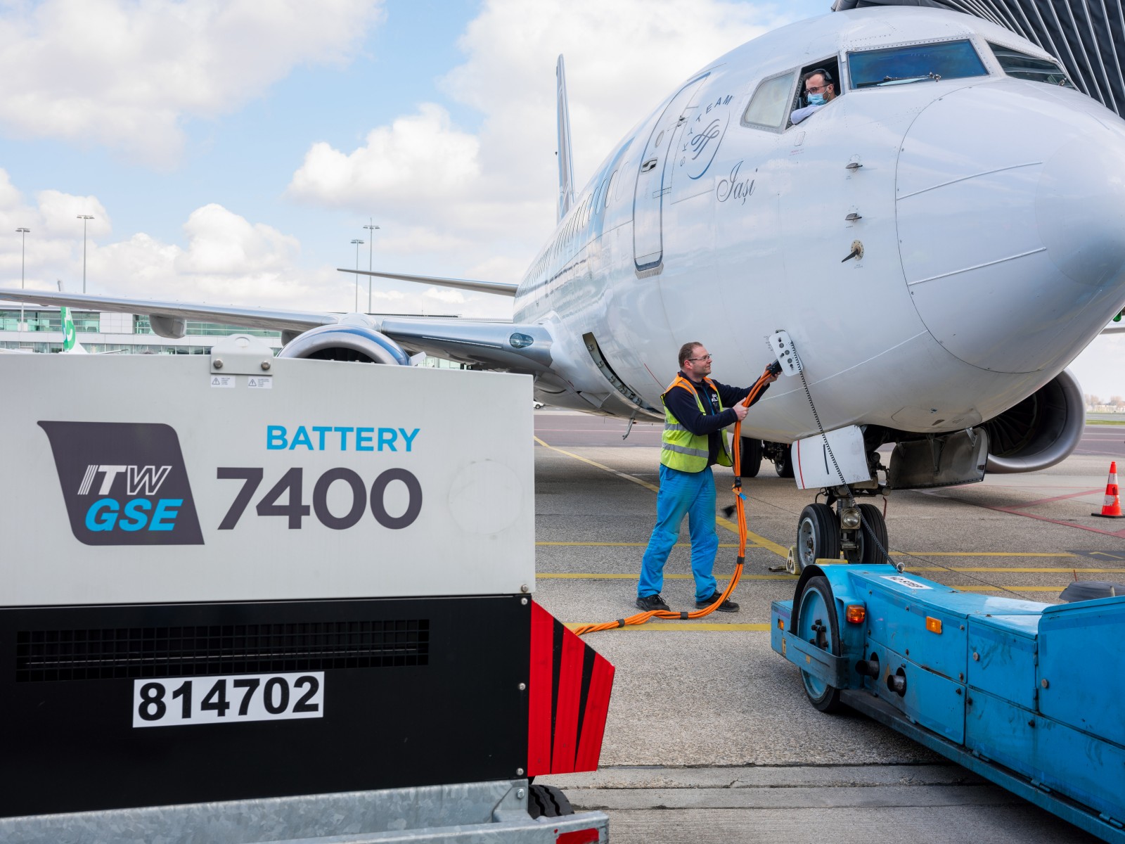 Action plan targets reduced auxiliary power unit (APU) use by ...