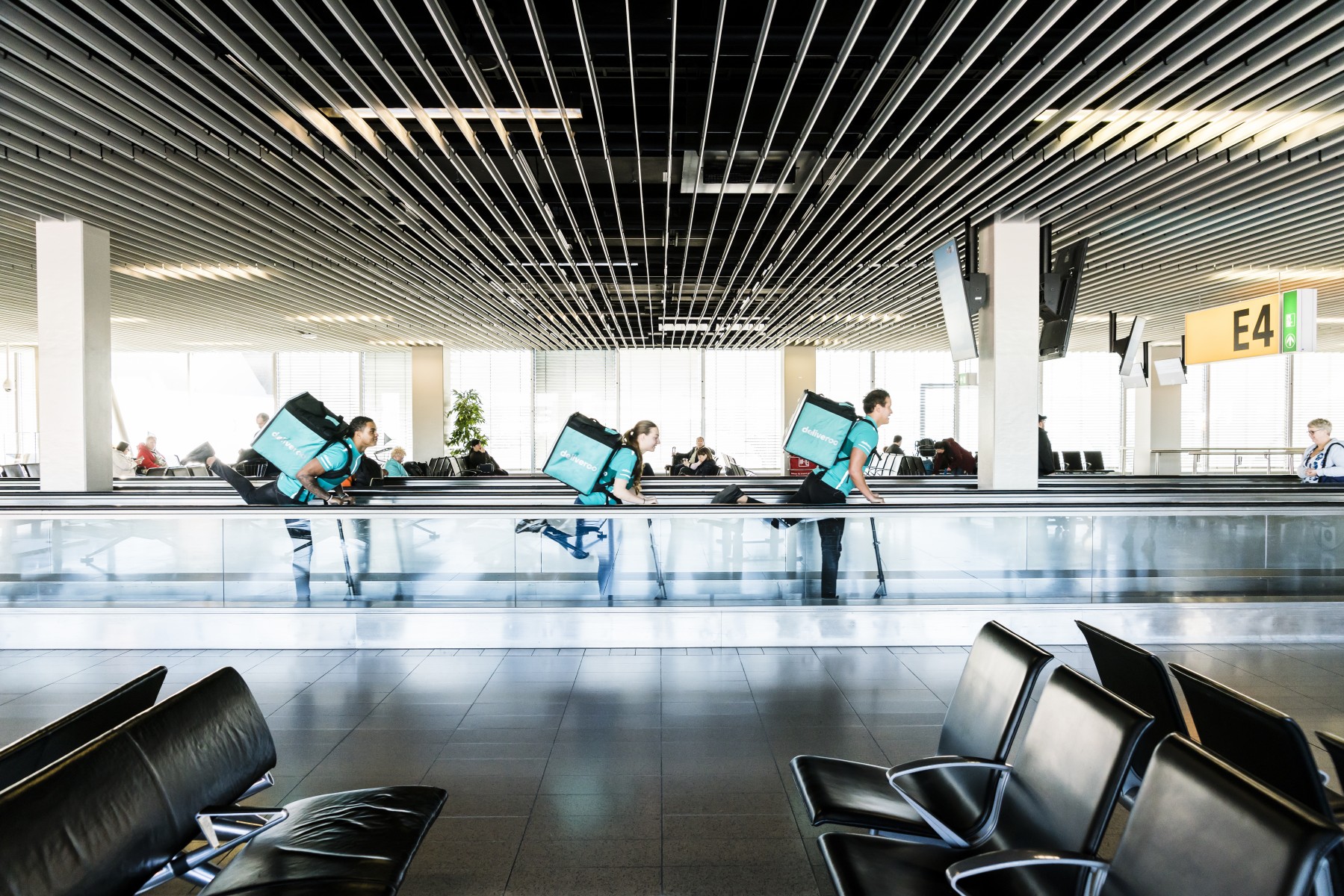 Schiphol, HMSHost International en Deliveroo starten met ...