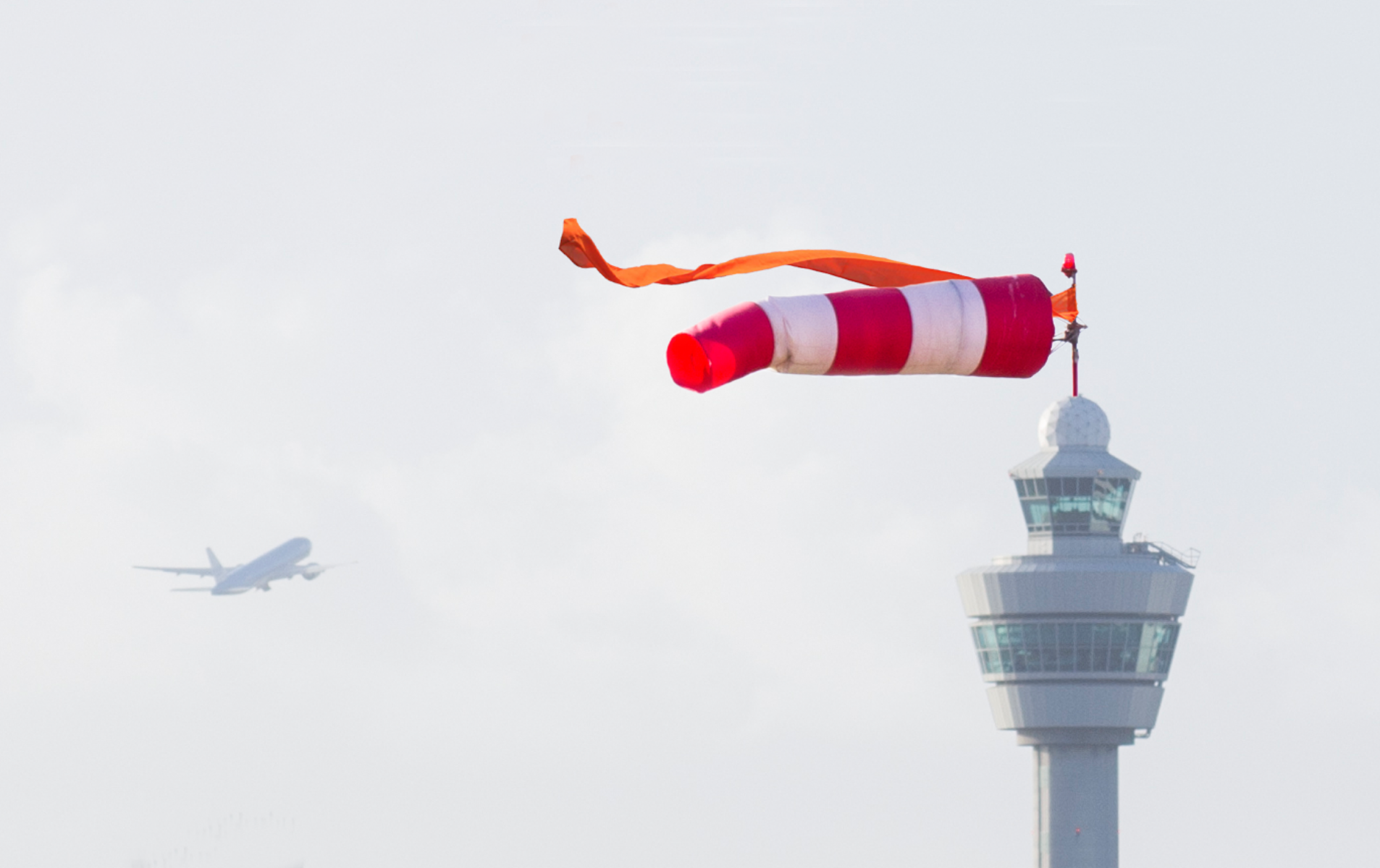 Royal Schiphol Group draait vanaf 2018 volledig op Hollandse wind