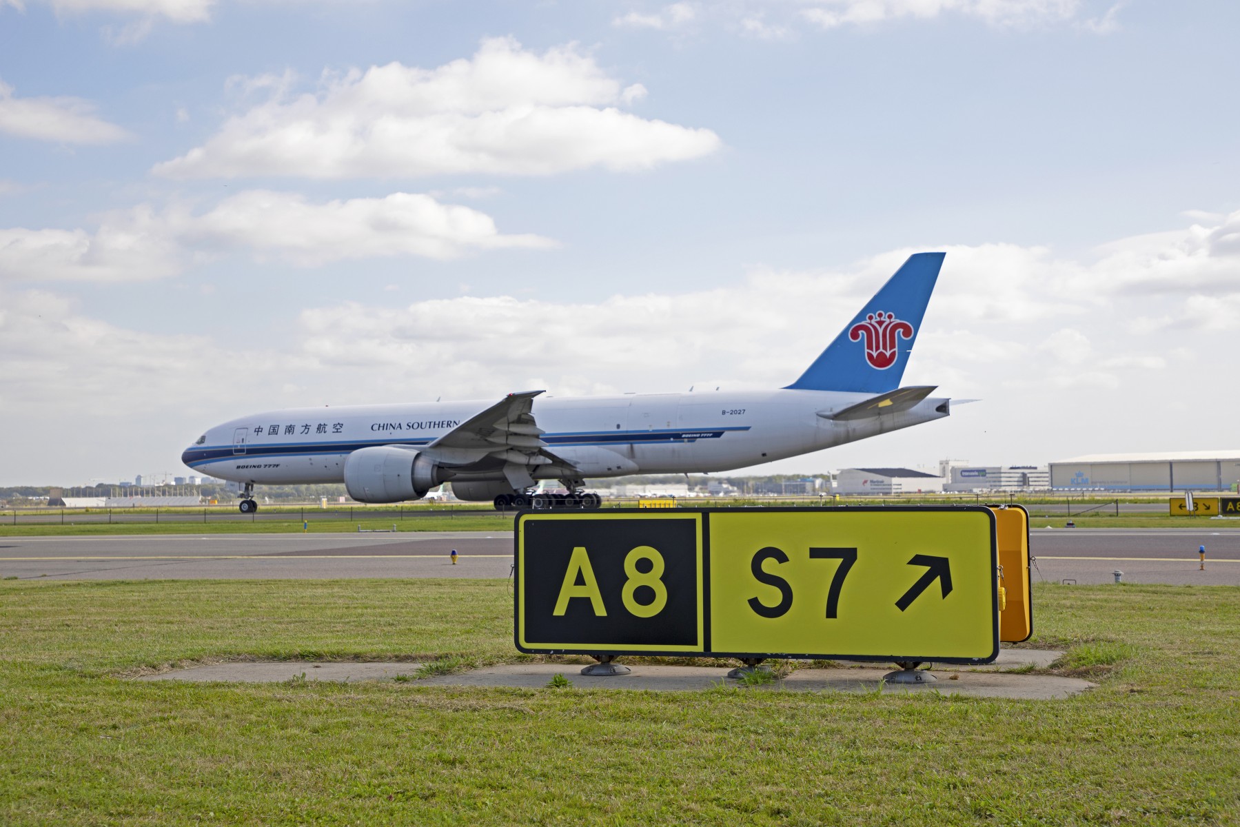 What do the platform numbers and letters mean?