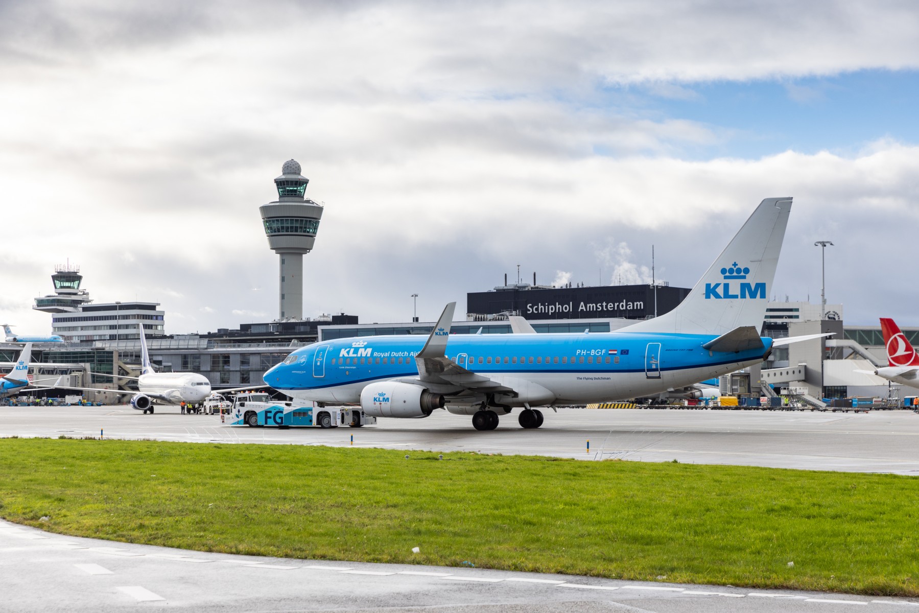 Aviation sector starts follow-up sustainable taxiing tests at Schiphol