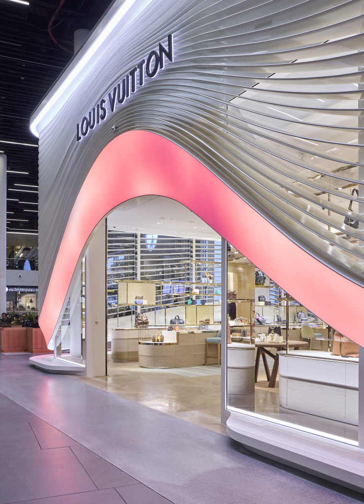Schiphol opens first Louis Vuitton store