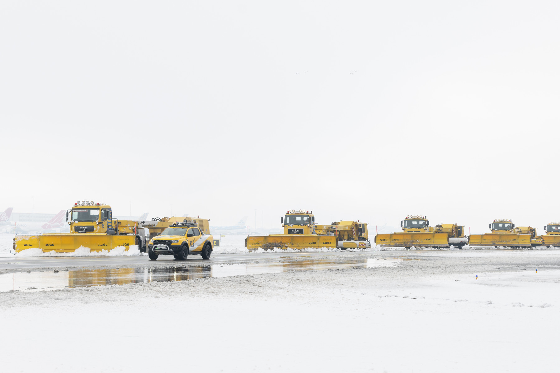 Schiphol and KLM launch joint evaluation of winter disruptions
