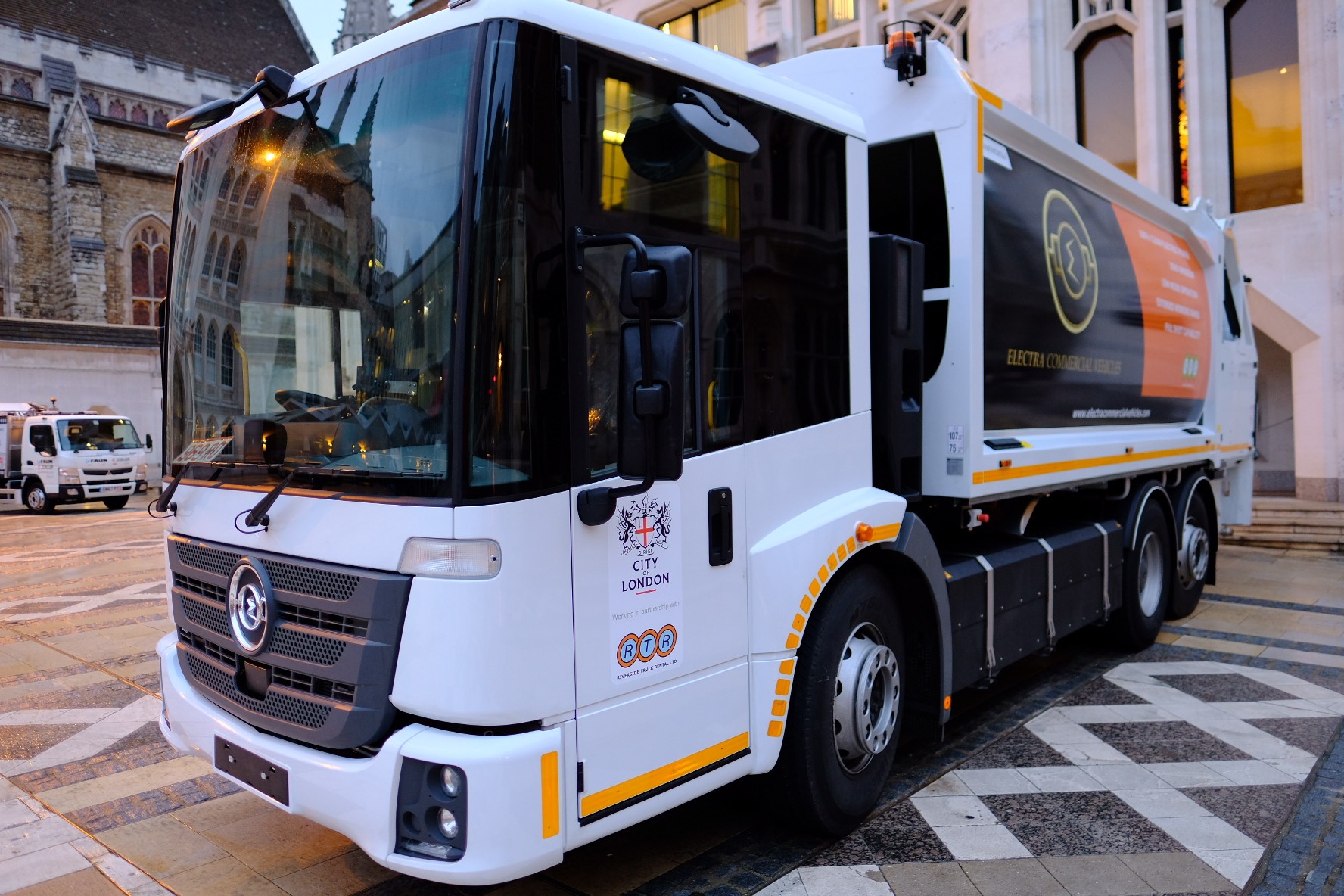 UK’s first fully electric refuse truck to be trialled in the City of London