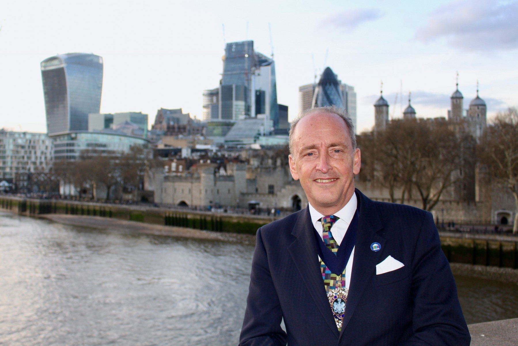 Lord Mayor of London visits Chile to boost financial and professional ...