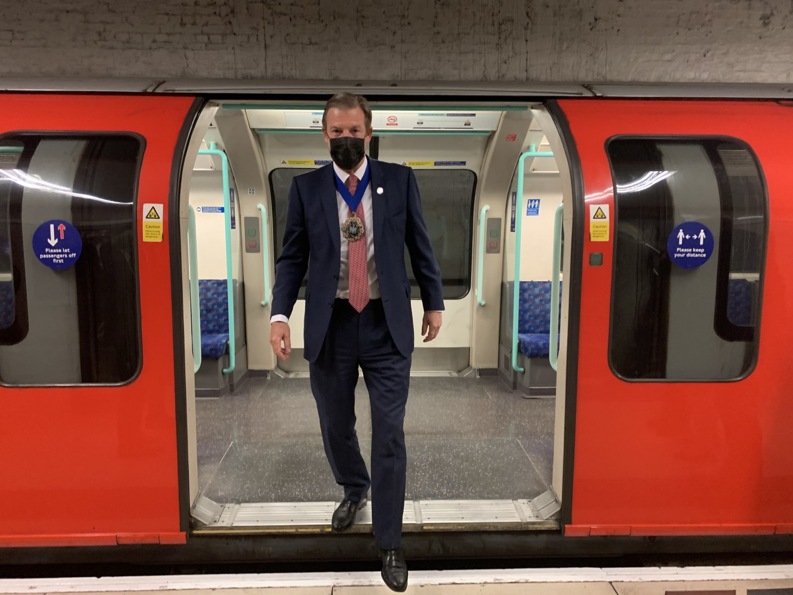 City of London Corporation welcomes early arrival of the Waterloo ...