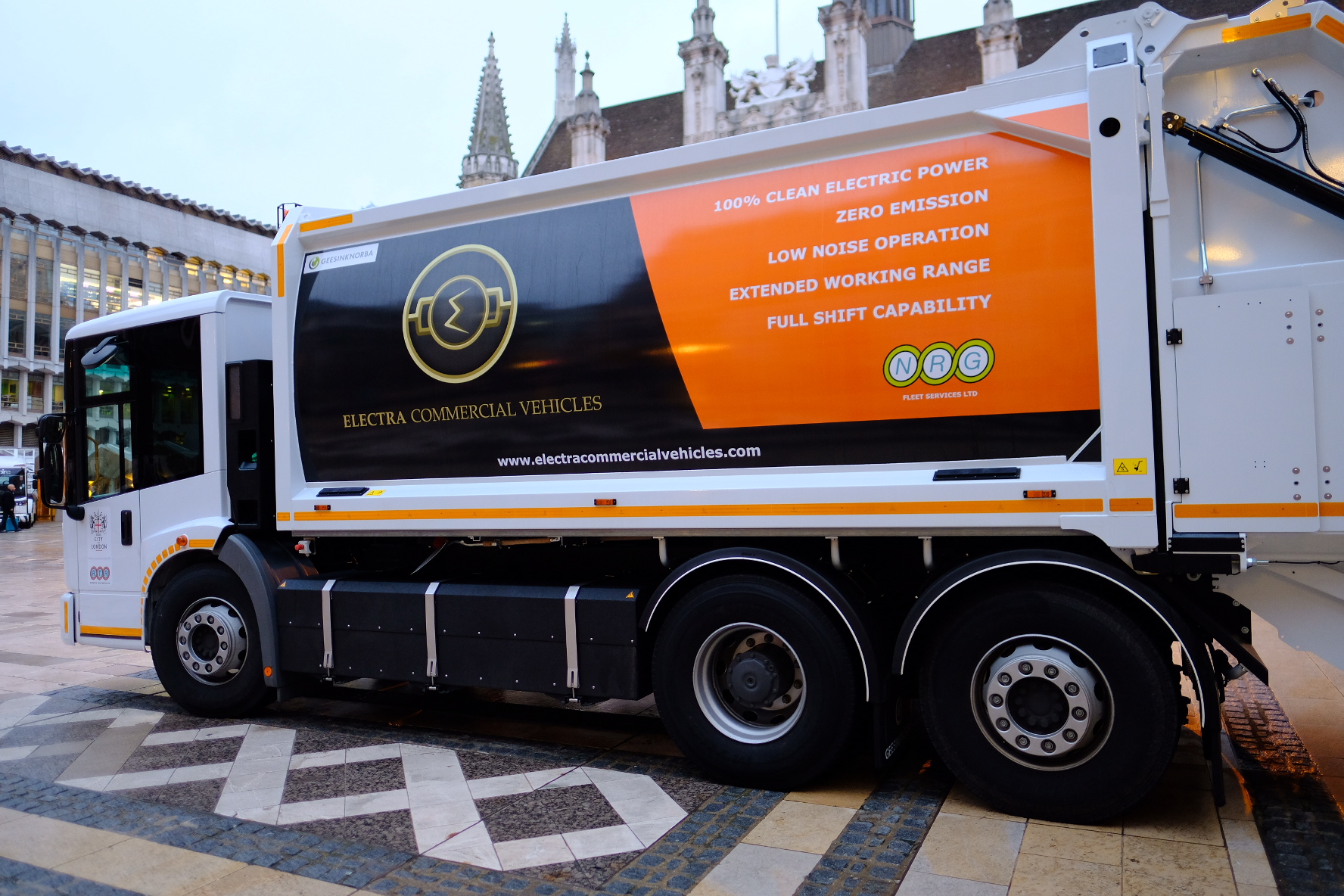 UK’s first fully electric refuse truck to be trialled in the City of London